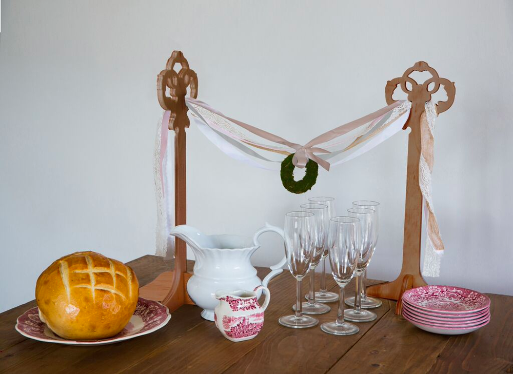 Table Top Garland Stands with Ribbon Bunting (Wood) – Tin Parade Party ...